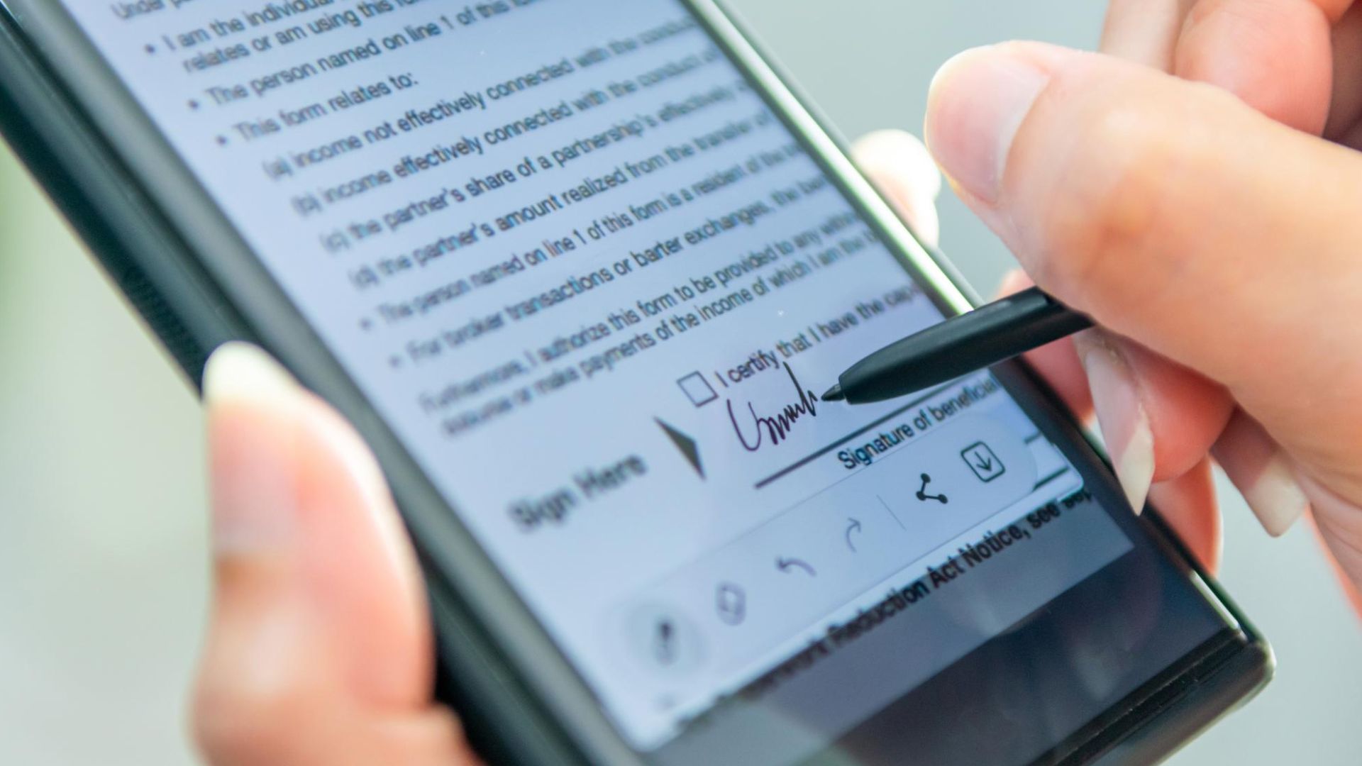 5 beneficios y reglamentos de la firma digital en contratos laborales